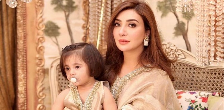 VIRAL: Aisha Khan shares an adorable click of daughter